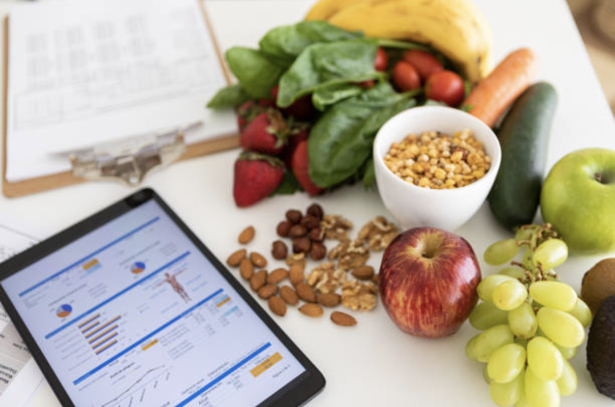 Qualified Dietitian: Tailored Nutrition Strategies